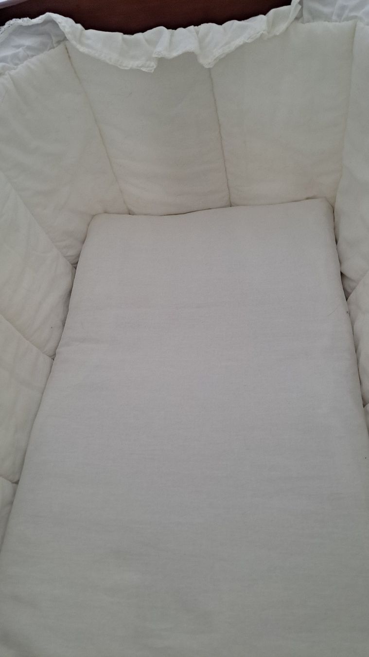 berceau vintage en bois à roulettes qui se balance (lit bébé (D ...