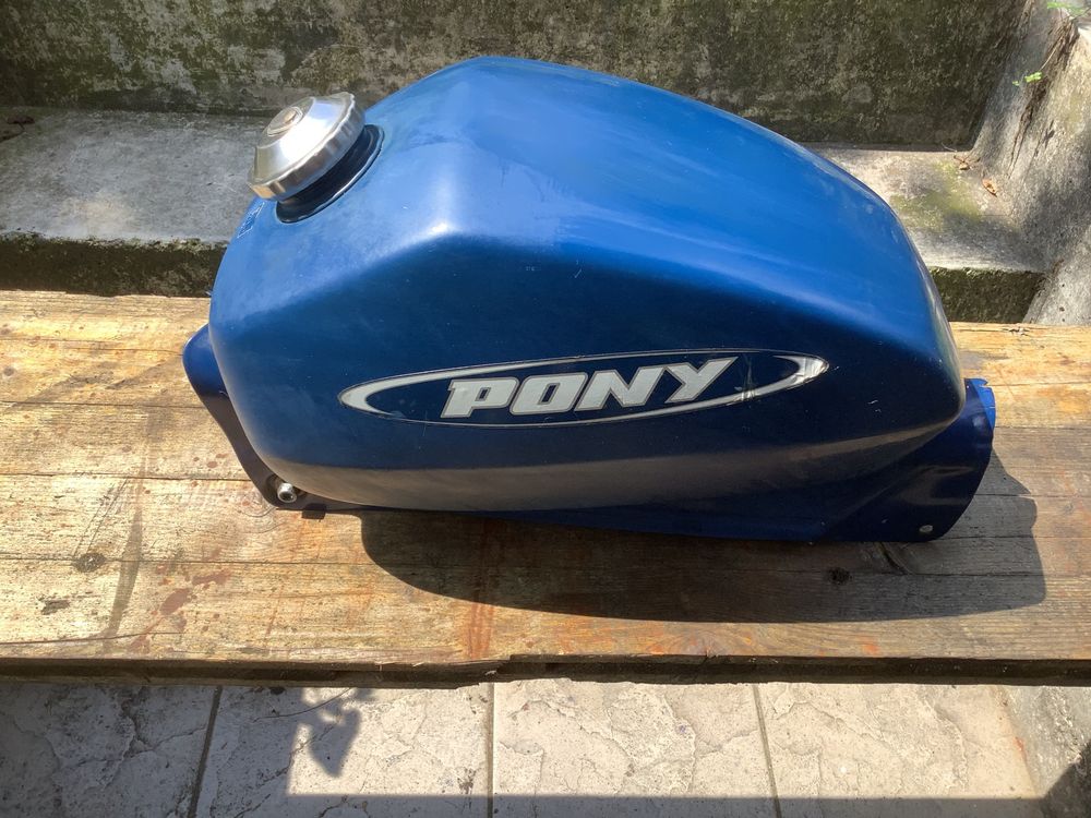Tank Pony GTX (Gebraucht) in Mendrisio für CHF 59 – mit Lieferung auf ...