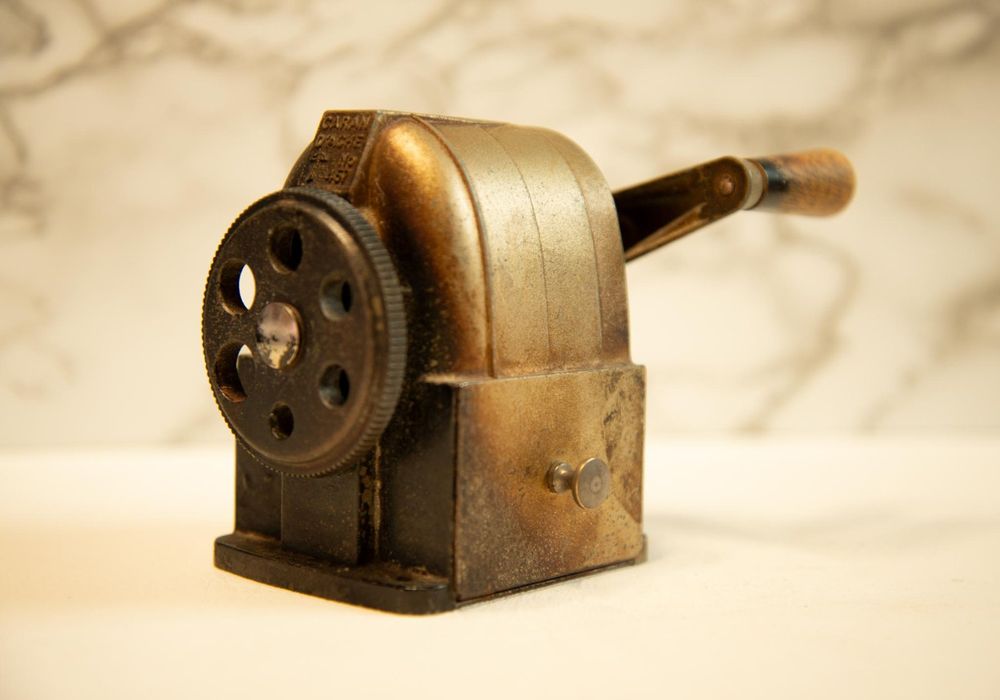 Caran d'Ache No 457 Bleistiftspitzer (Gebraucht) in Lonay für CHF 24 ...