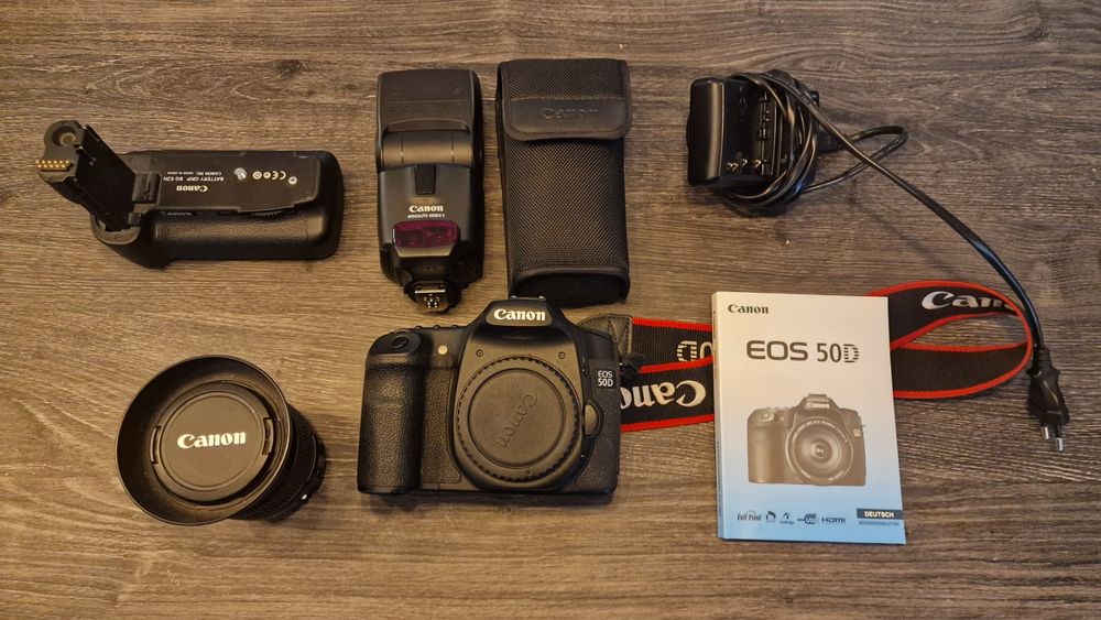 Canon EOS 50D / EFS 18-55 / Batteriegriff BG-E2N / Blitz | Kaufen auf Ricardo