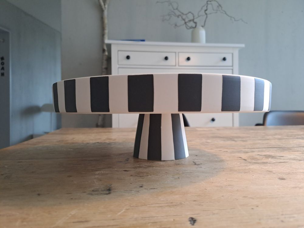 Wunderschöne Oyoy Tortenplatte 27 Cm Ebenbild