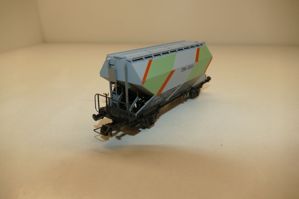 Roco H0: SBB Schüttgutwagen Ciba-Geigy (Neu (gemäss Beschreibung)) in ...