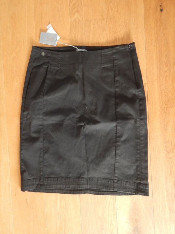 Schwarzer NILE Jupe Gr. L Neu (Neu und originalverpackt) in Langendorf für CHF 13 – mit ...