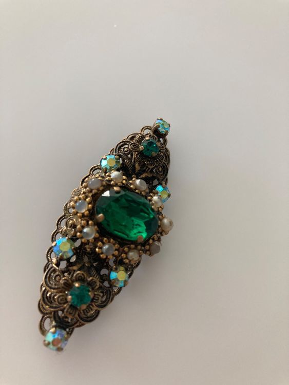 Brosche mit diversen grünen Steinen (Gebraucht) in für CHF 19 – mit ...