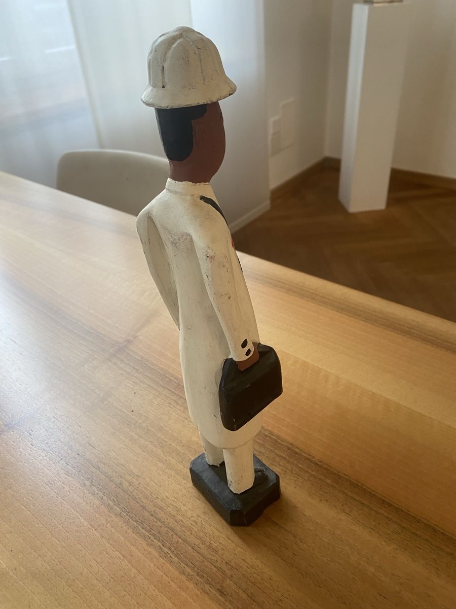 Hübsche Holzskulptur ideal für Arztpraxis oder ähnlich (Gebraucht) in ...