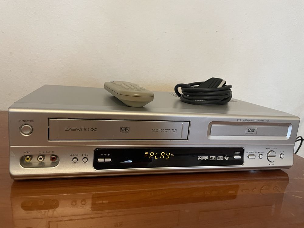 VHS / DVD Kombination Mit FB und Scart (Gebraucht) in Zürich für CHF ...