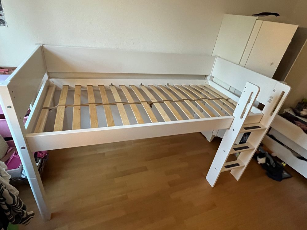 Hochbett FLEXA mit Rutsche (Gebraucht) in Zollikerberg für CHF 295 – nur Abholung auf Ricardo kaufen