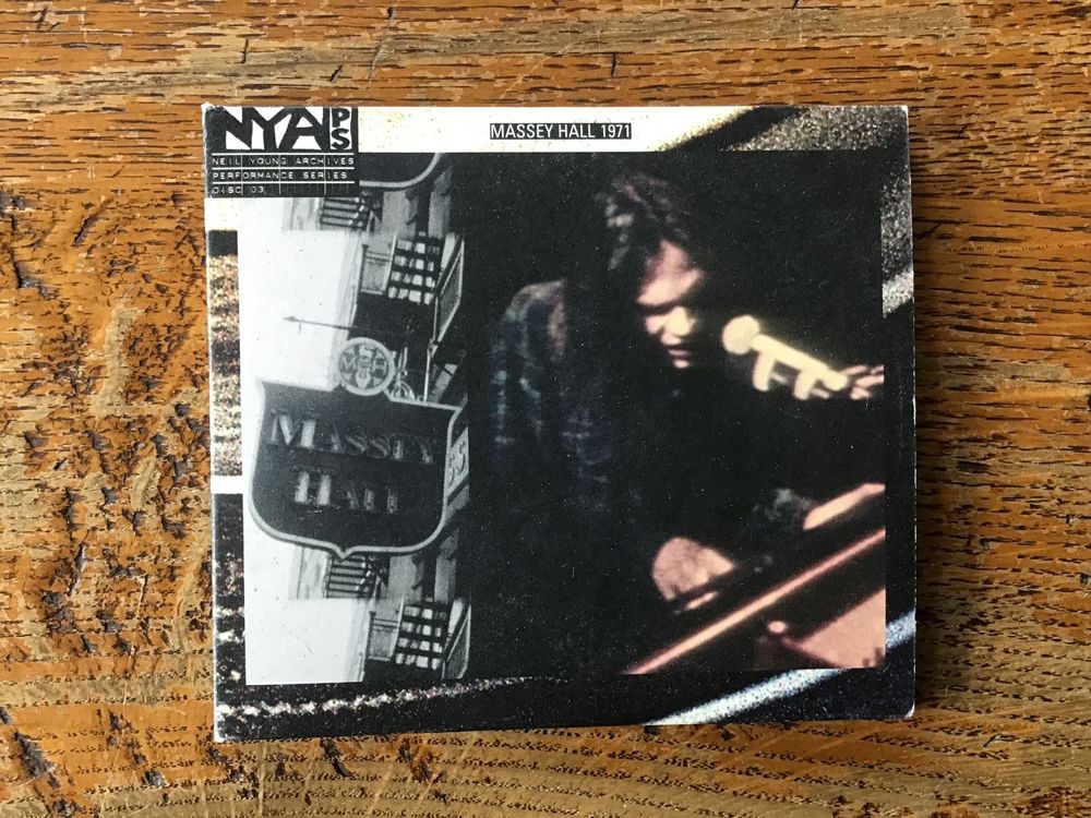 2 CD Neil Young Live Massey Hall 1971 + 2 inserts (Gebraucht) in Fully ...