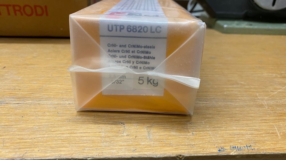 Elektroden UTP-6820 LC 2.5 mm (Neu und originalverpackt) in Möhlin für ...