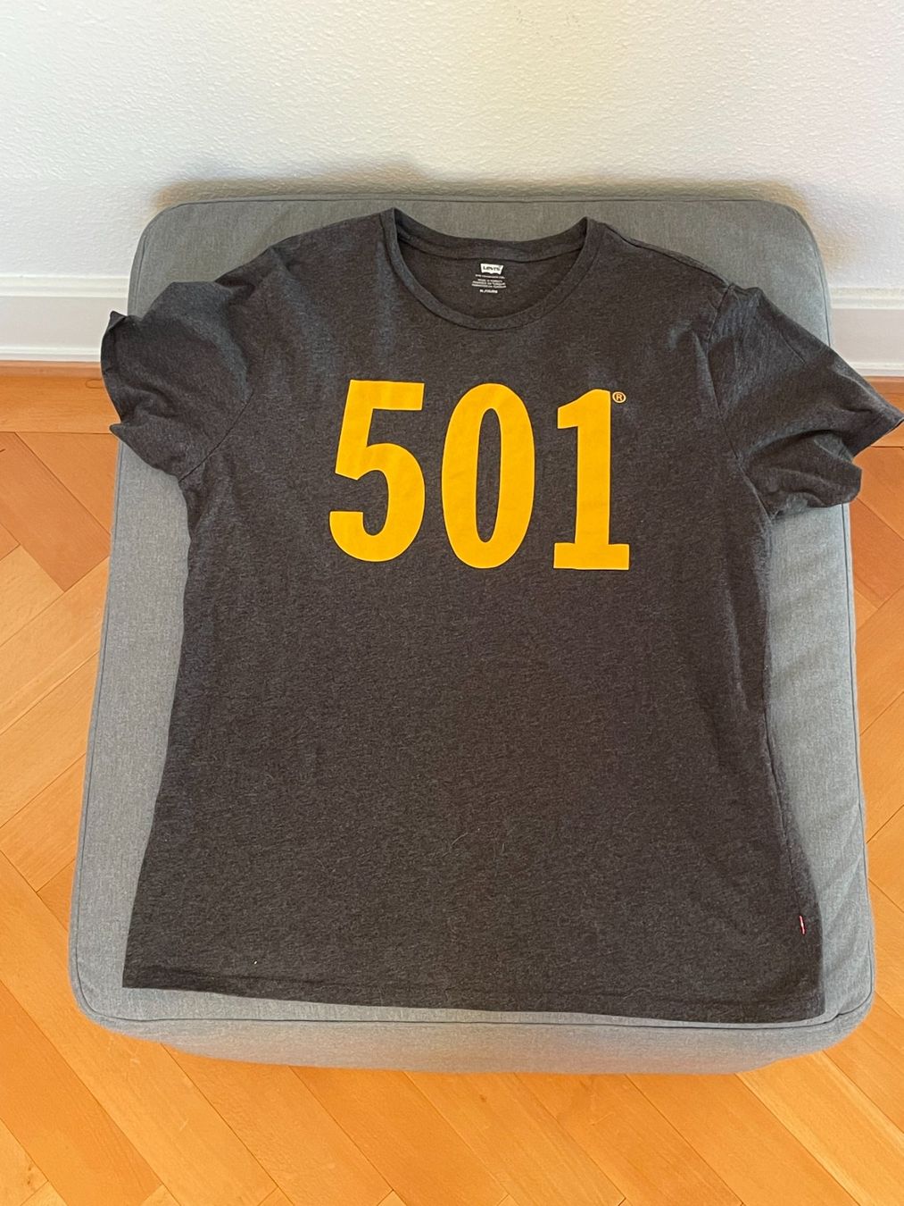 LEVI’S T-SHIRT NOIR LOGO « 501 » JAUNE – TAILLE XL (D'occasion) à ...