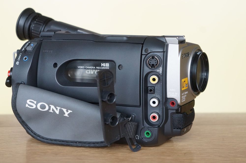 SONY TRV64E ... ein Hi8 Stereo Camcorder ... (Gebraucht) in St.Gallen ...