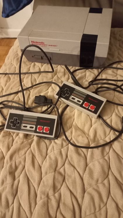 NES orginal 1985 mit 2 Controller (Gebraucht) in für CHF 50 – mit ...