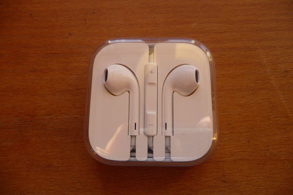 Original Apple Earpods Headset Kopfhörer (Neu und originalverpackt) in ...