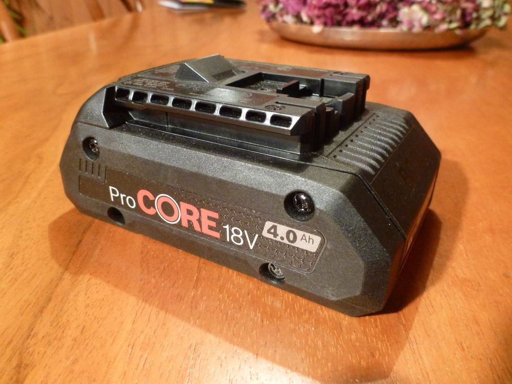 Bosch Pro Core 18v 4Ah Akku (Neu (gemäss Beschreibung)) in Oberuzwil ...