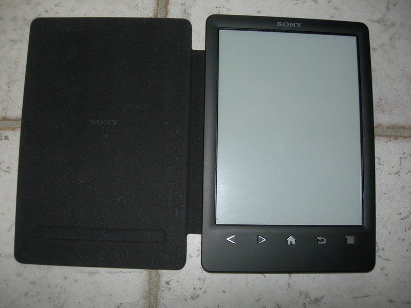 Sony Reader PRS-T3 mit Cover schwarz | Kaufen auf Ricardo