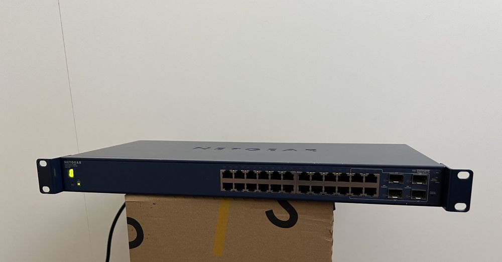 Netgear 24 port Switch GS724TS (D'occasion) à Delemont pour CHF 1 ...