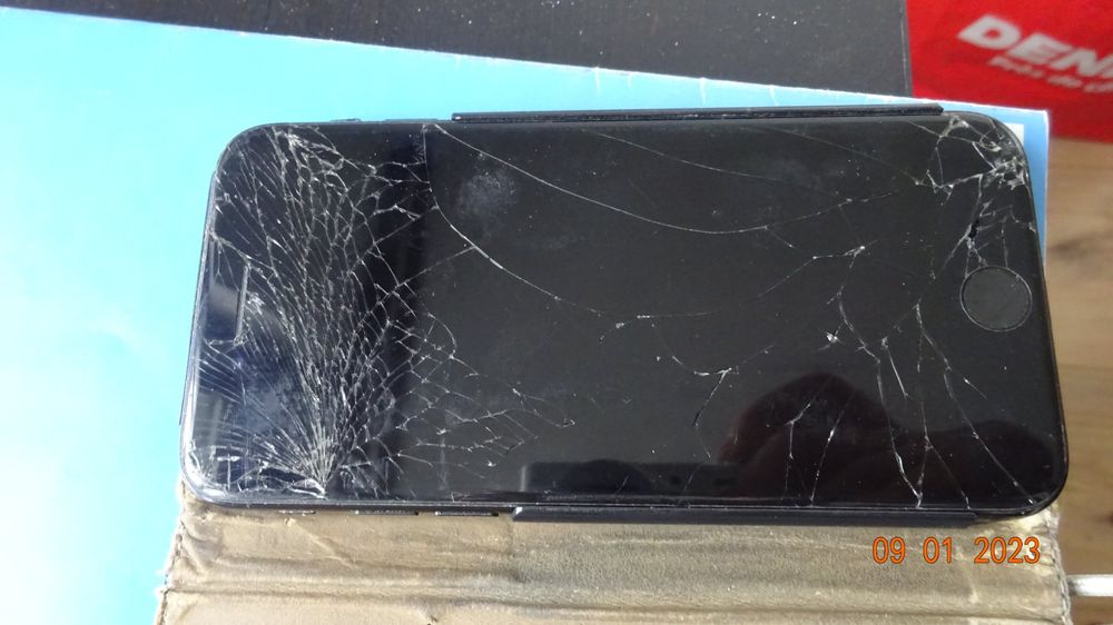 Iphone défectueux pour pièces ou à réparer | Kaufen auf Ricardo