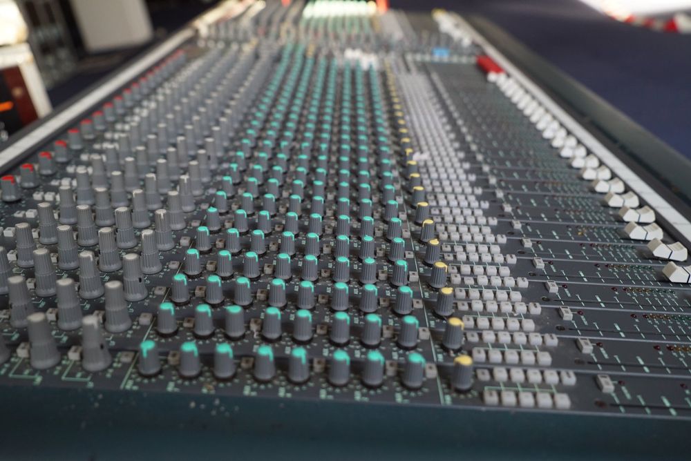 Soundcraft K3 Theatre 40 channel profi mischpult der 90er (Gebraucht ...