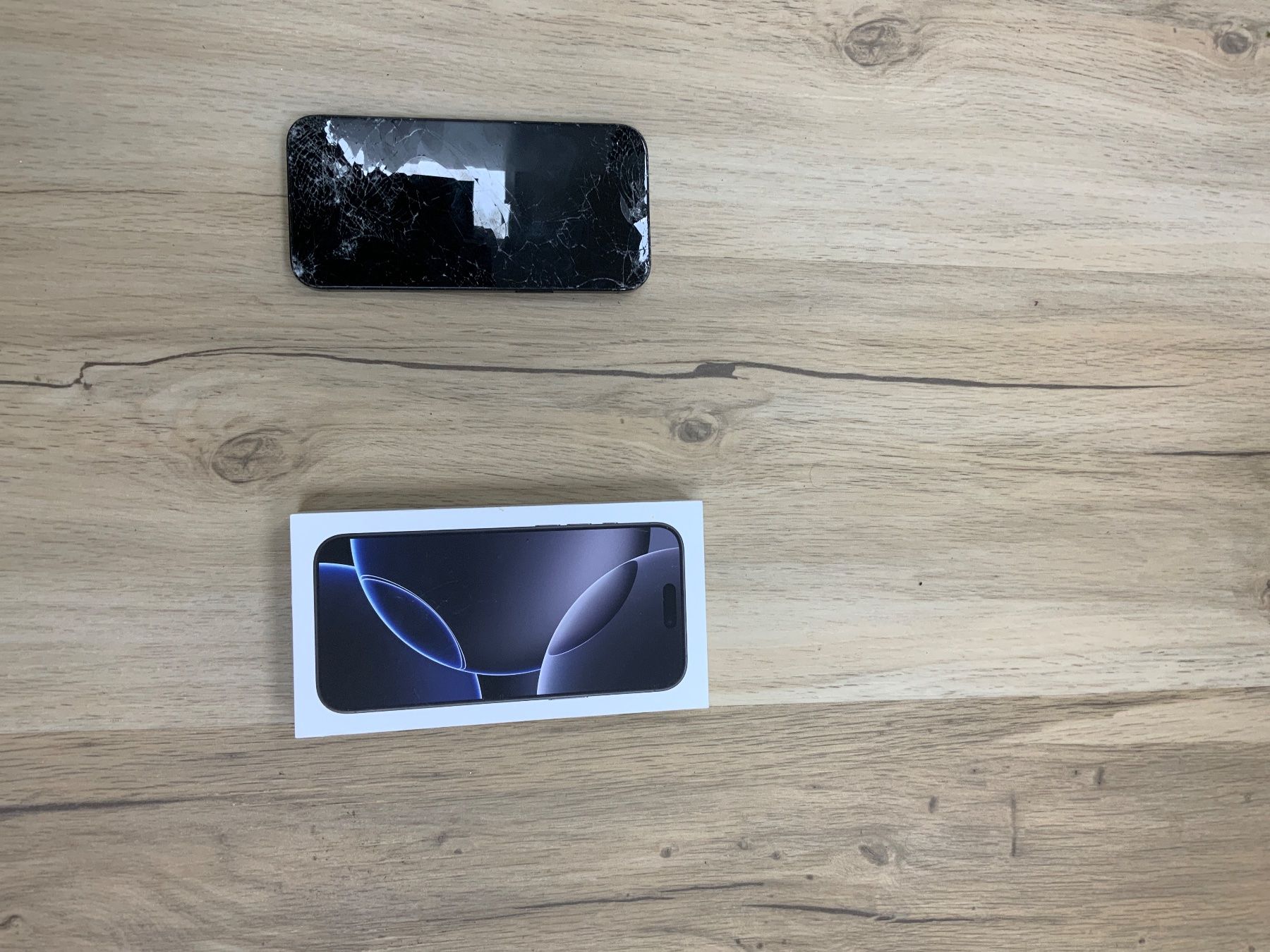 iPhone 16 Pro Max 256 GB - Bastlerware - Display defekt - (Defekt) in ...