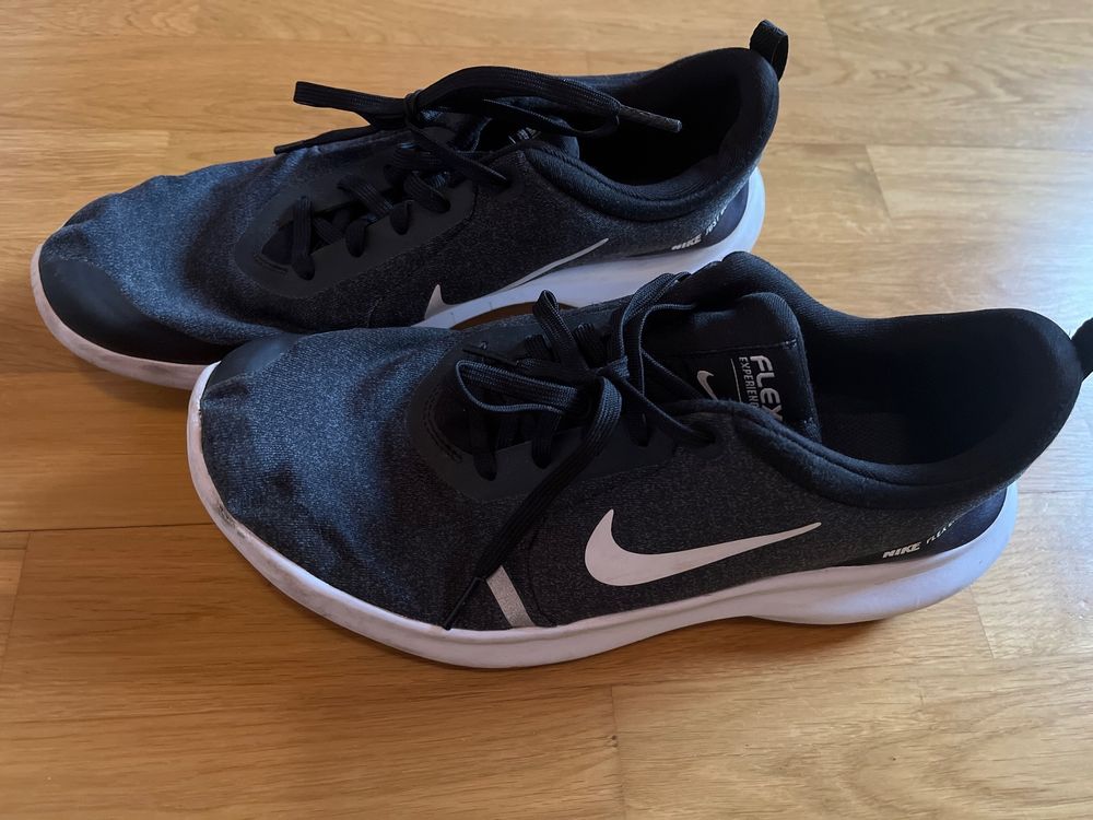 Nike Gr. 43 (Gebraucht) in Wettingen für CHF 10 – mit Lieferung auf ...