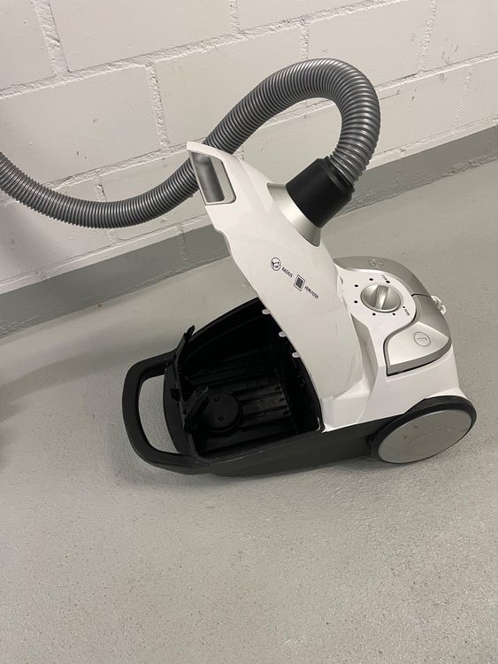 Staubsauger Mio Star V cleaner 750 | Kaufen auf Ricardo