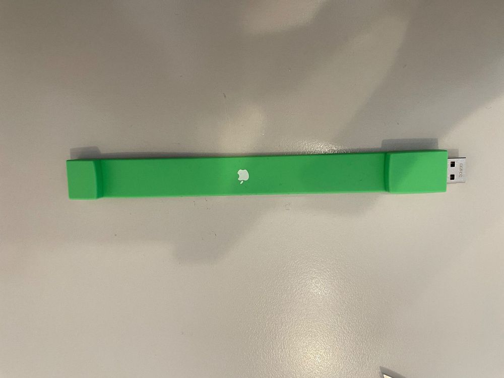 Apple Armband USB-Stick (Gebraucht) in Schaffhausen für CHF 2 – mit ...