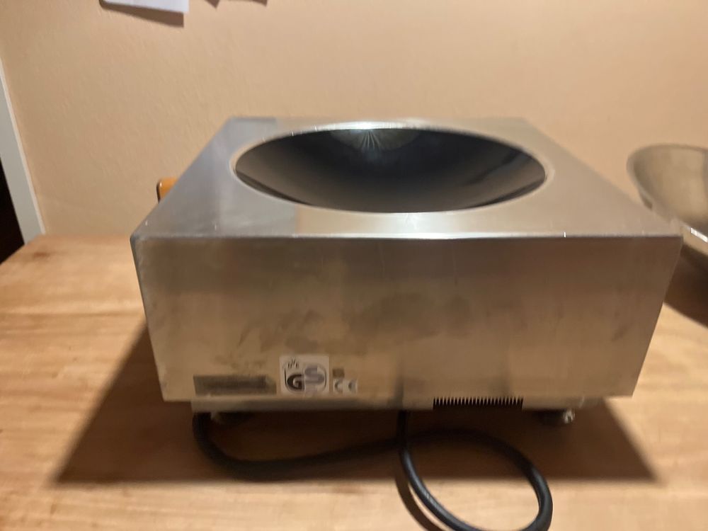 Induktions WOK cookmax3,5 kW inkl 2 Pfannen (Gebraucht) in Dittingen ...
