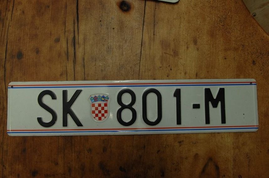 Nummernschild Auto Kroatien (Gebraucht) in Trin für CHF 10 – mit Lieferung auf Ricardo kaufen