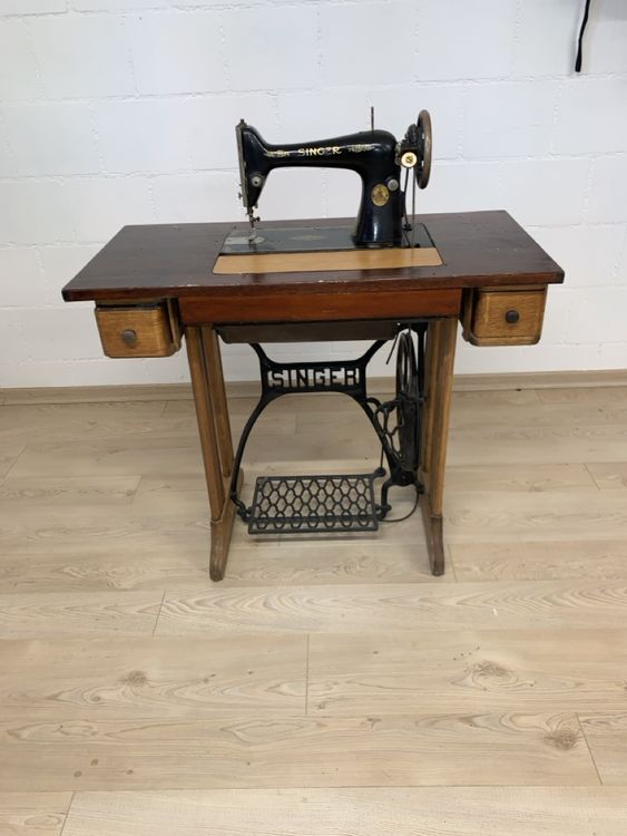 Alte Singer Nahmaschine Mit Tisch