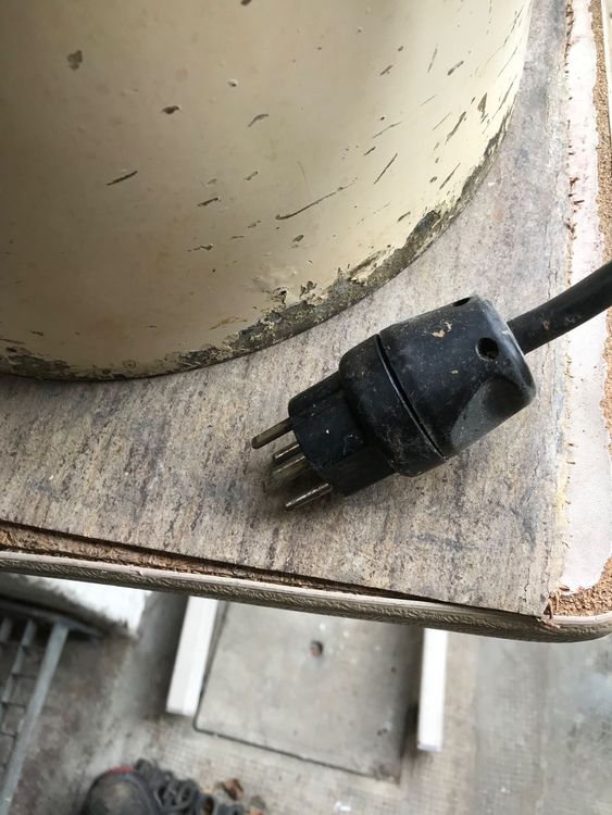 ancienne machine à peler les pommes de terre LIPS (Gebraucht) in Vevey ...