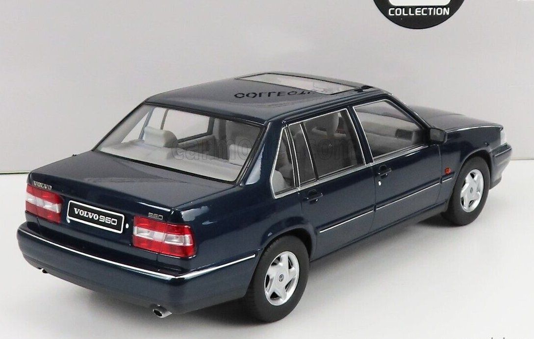 VOLVO 960 SALOON IN NAUTIC BLUE PEARL 1/18 Triple9 NEU (Neu und ...