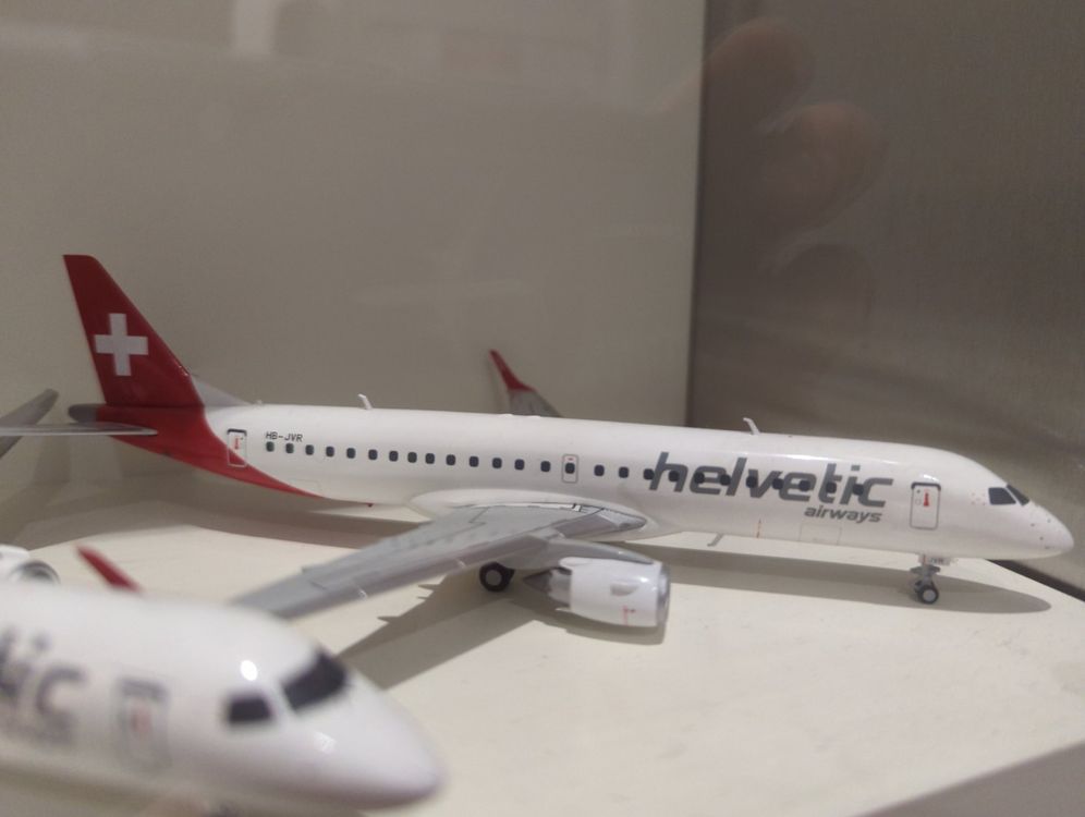 Helvetic E190 1:200 | Kaufen auf Ricardo