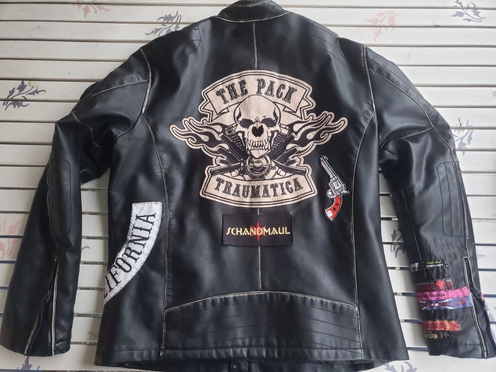 Biker Lederjacke Traumatica Patches Gr. XL (Gebraucht) in Waltenschwil ...