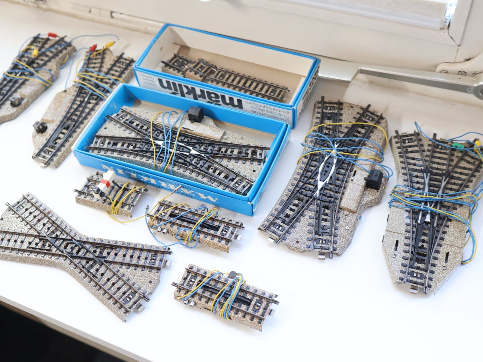 Märklin 12 x Elektro Weichen/Kreuzung/Schienen H0 - Set (Gebraucht) in ...
