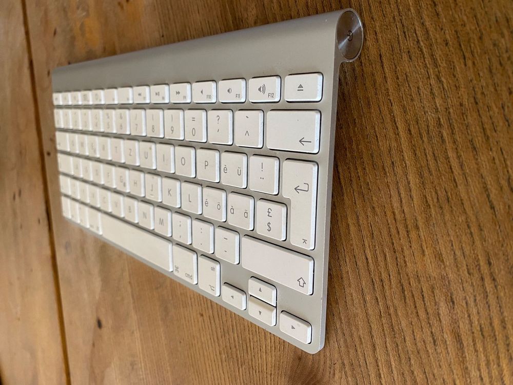 Apple Magic Keyboard A1314 - CH-DE Layout (Neu (gemäss Beschreibung ...