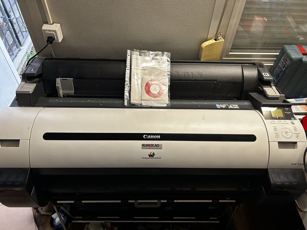 Canon IPF 750 Großformatdrucker inkl. Untergestell | Kaufen auf Ricardo