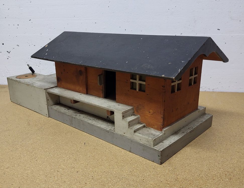 EISENBAHN - Spur 0 - Stationsholzschopf mit Rampe - L=47cm (Gebraucht ...