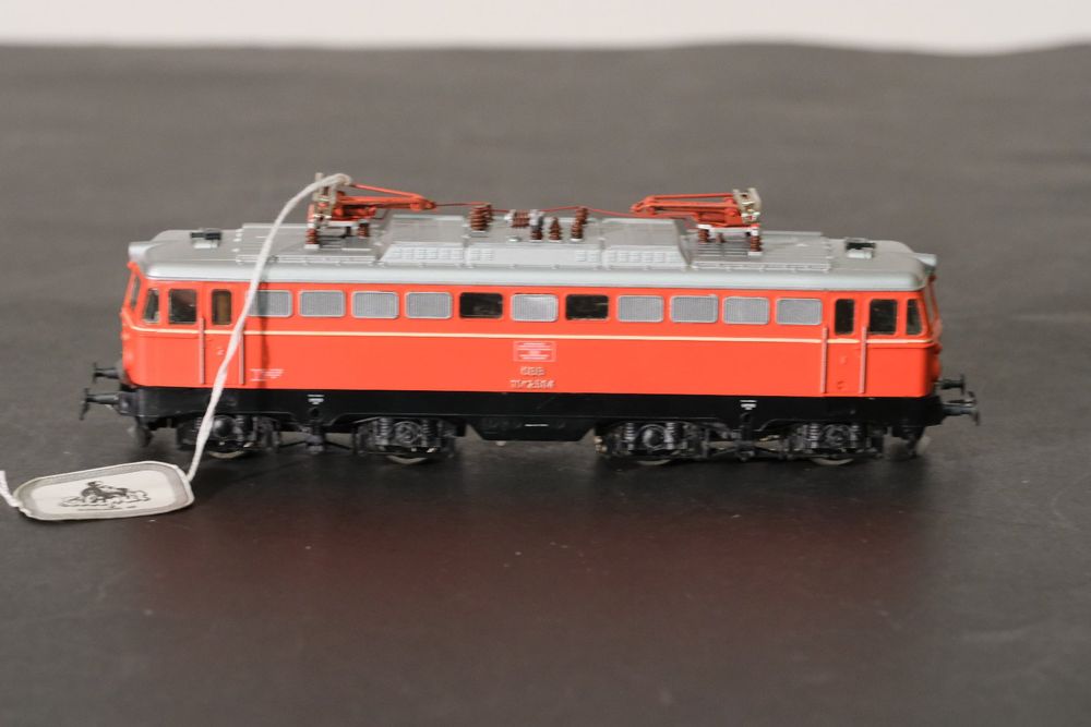 1 Liliput H0 AC! E-Lok der ÖBB rot Typ 1042 504 in OVP (Defekt) in Kerns für CHF 35 – mit ...