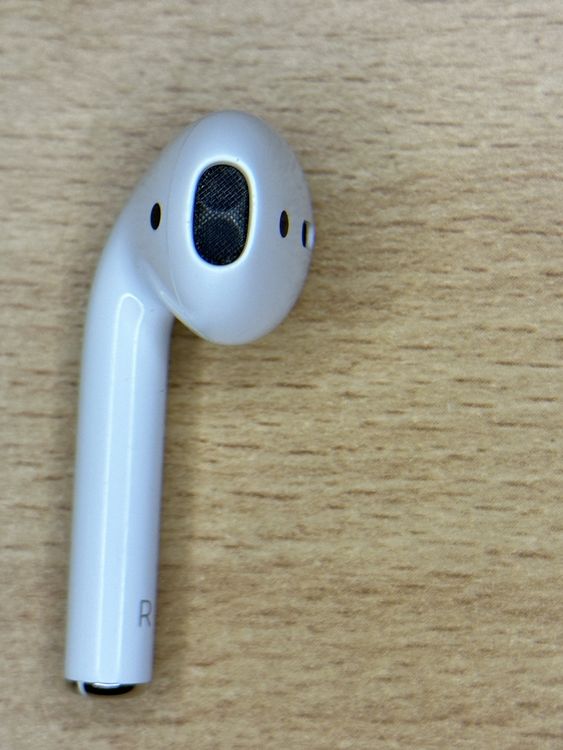 Original Apple Airpod rechts (Gebraucht) in Säriswil für CHF 26 – mit ...