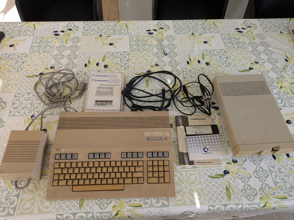 Commodore C128 und Floppy 1571 | Kaufen auf Ricardo