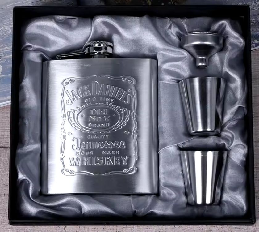 Edler Flachmann Jack Daniels mit Trichter & 2 Bechern | Kaufen auf Ricardo