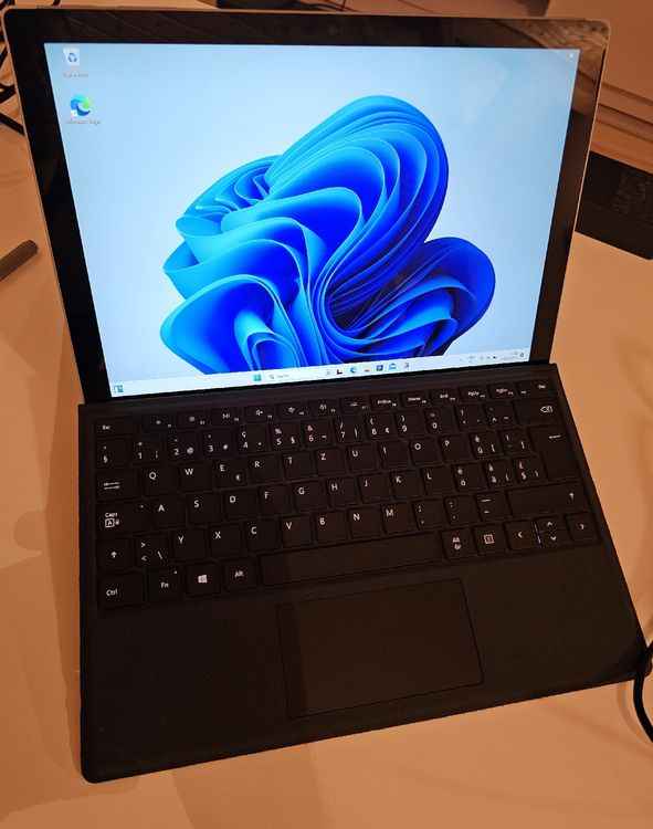 Microsoft Surface 7 Pro, 256GB, Windows 11 Pro | Kaufen auf Ricardo