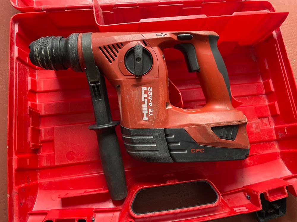 Perceuse à batterie Hilti TE4 très bonne état (Gebraucht) in chêne bourg für CHF 200 – mit ...