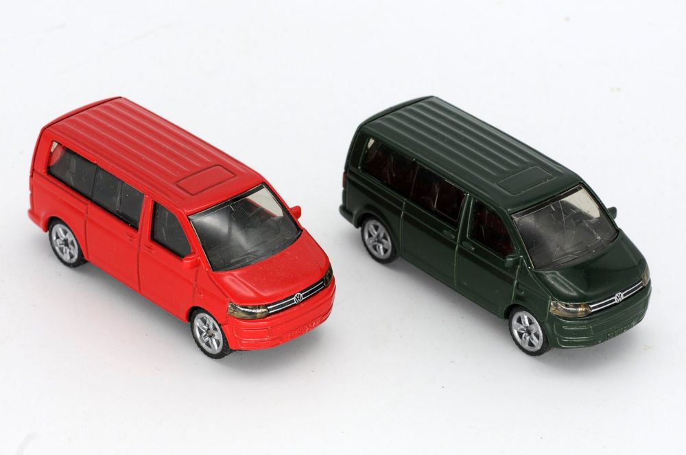 2x Siku 1070 - VW T5 Facelift Multivan (Gebraucht) in Ostermundigen für CHF 9 – mit Lieferung ...