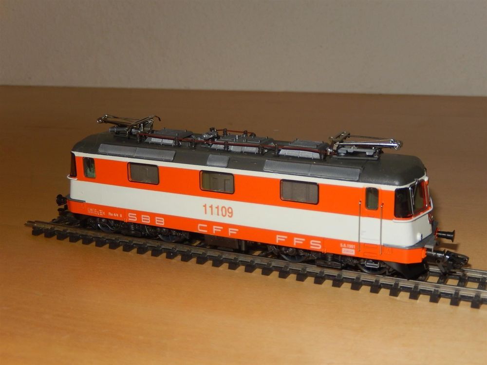 Märklin H0. Re 4/4 II Swiss Express DIGI | Kaufen auf Ricardo