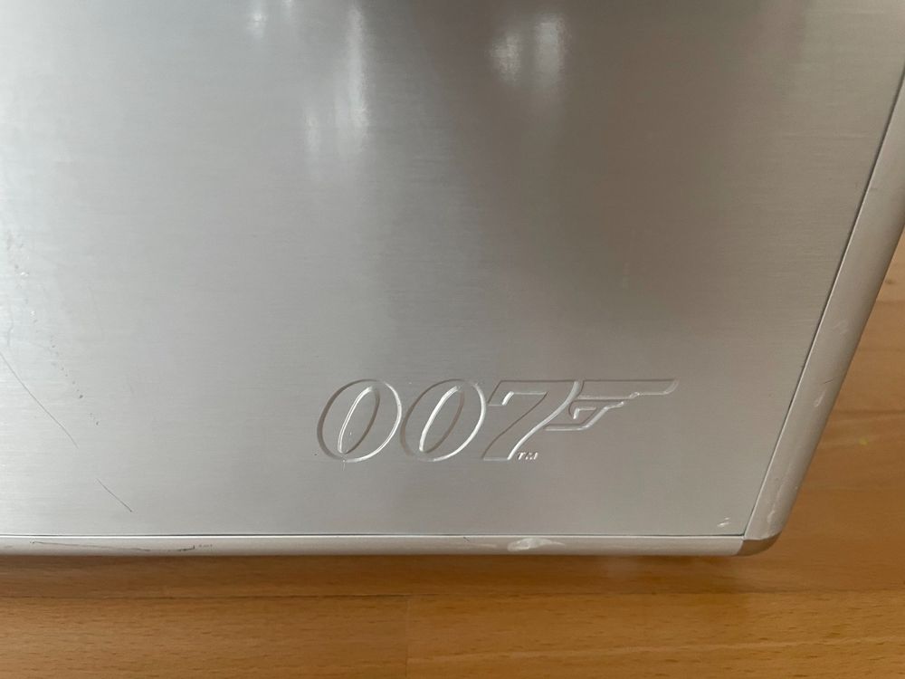 James Bond Ultimate Edition Koffer (Gebraucht) in Zürich für CHF 21 ...