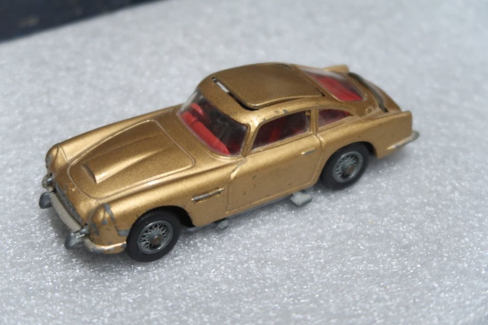 Corgi Toys 261 James Bond Aston Martin DB5 (Gebraucht) in Gravesano für ...