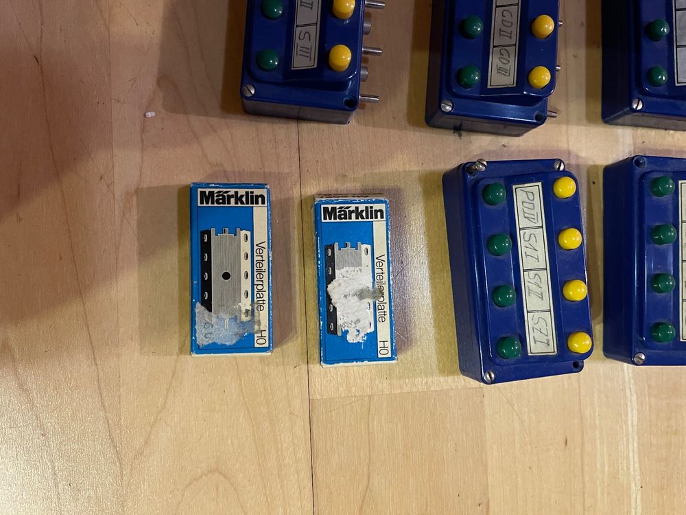 Märklin Schaltpulte 7211 mit 2 Verteilerplatten | Kaufen auf Ricardo