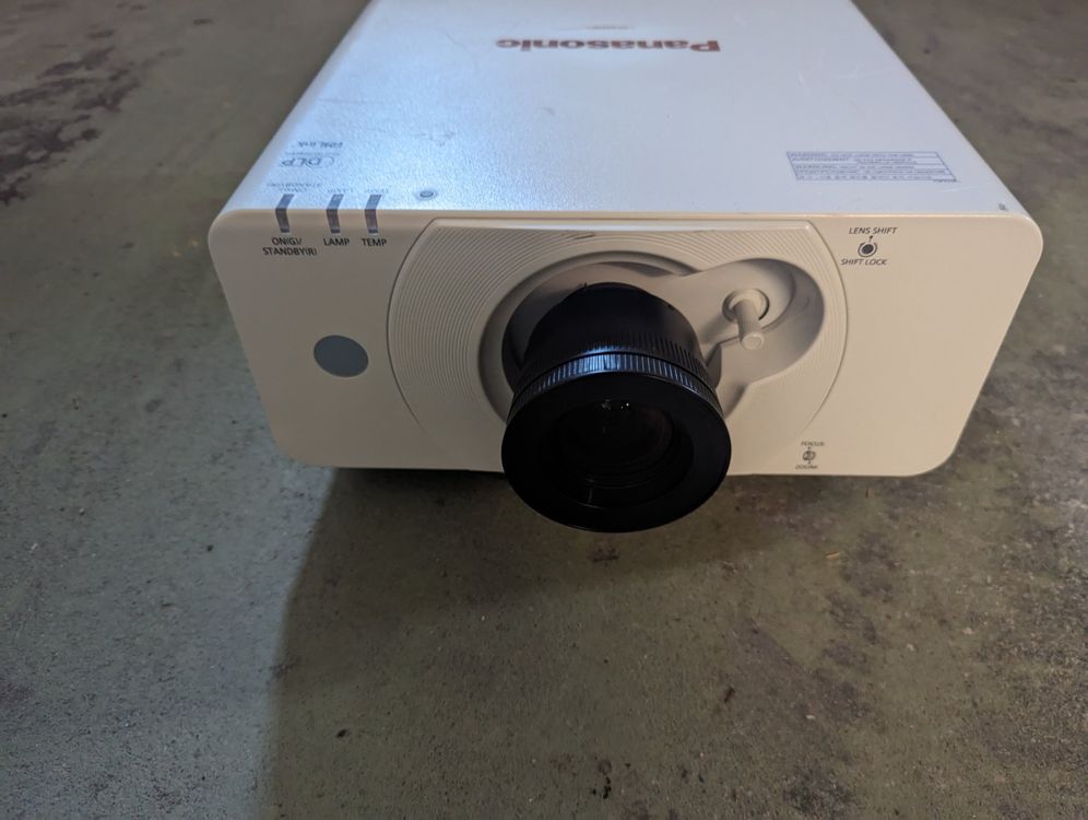 Panasonic PT-DZ570E Beamer 4000 Ansi-Lumen ab 1.- Fr.!! 2/2 (Gebraucht ...