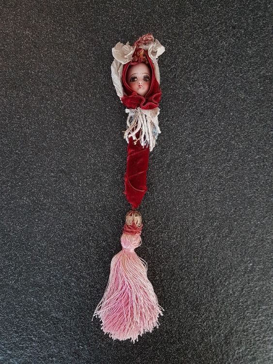 Alte Puppe, Kopf auf Stab mit Quaste | Kaufen auf Ricardo